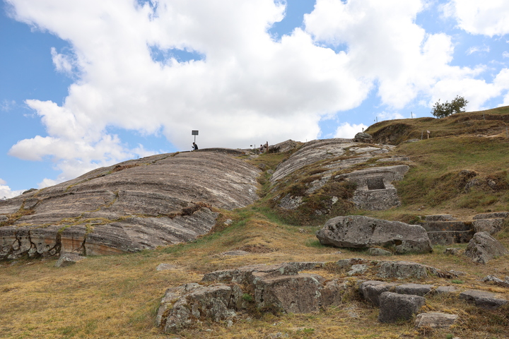 Tool marks at Sacsayhuamán